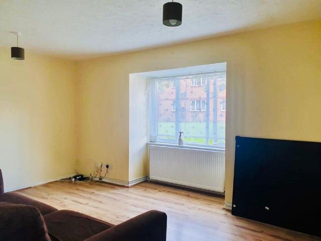 2 Bed Flat, Franklin Way, CR0