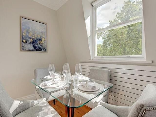 2 Bed Flat, Garden House, W2
