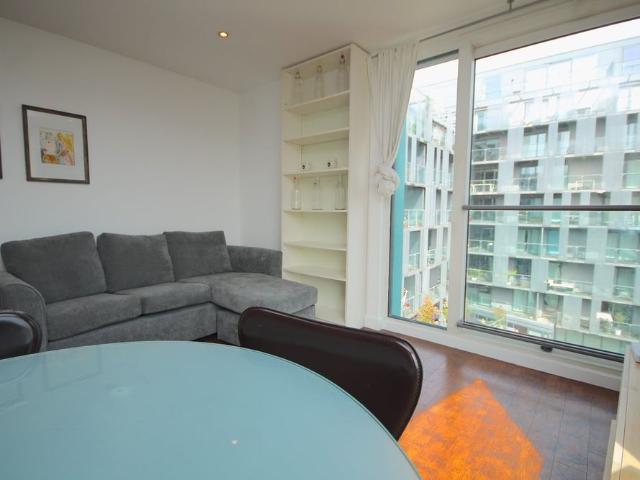 2 Bed Flat, Gardner Court, EC1V