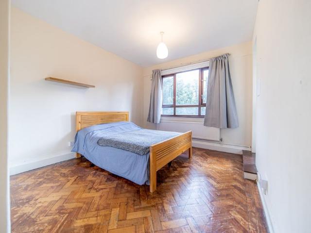 2 Bed Flat, Gatesden, WC1H