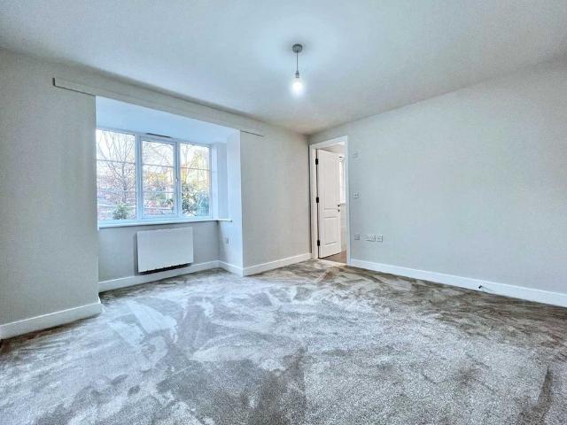 2 Bed Flat, George Street, M25
