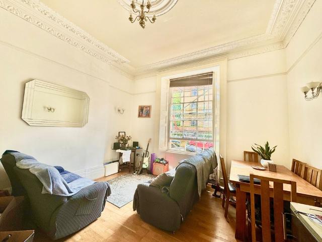 2 Bed Flat, Gff, BS8