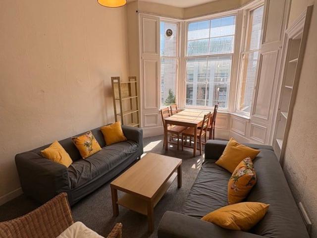 2 Bed Flat, Gibson Street, G12