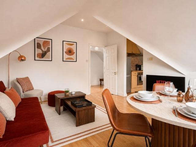 2 Bed Flat, Gladstone Avenue, N22