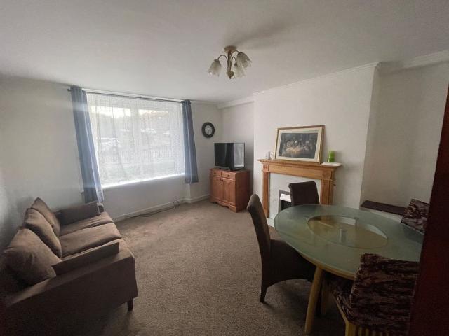 2 Bed Flat, Glenbervie Road, AB11