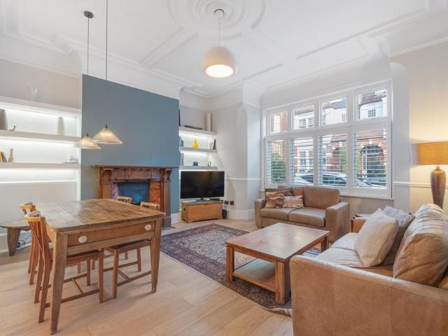 2 Bed Flat, Glenmore Road, NW3