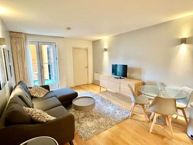 2 Bed Flat, Goulden Street, M4