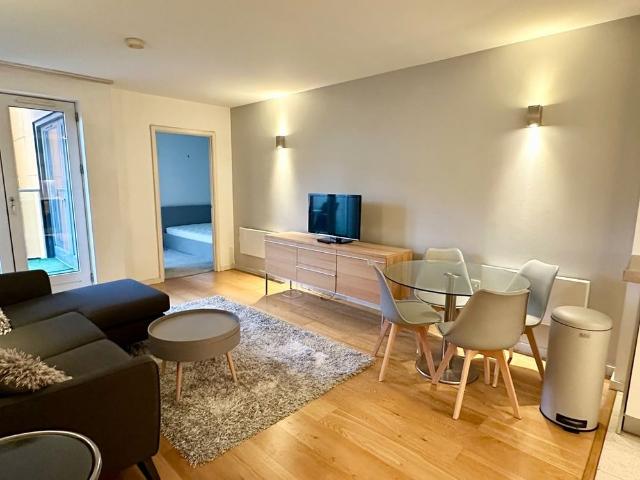 2 Bed Flat, Goulden Street, M4