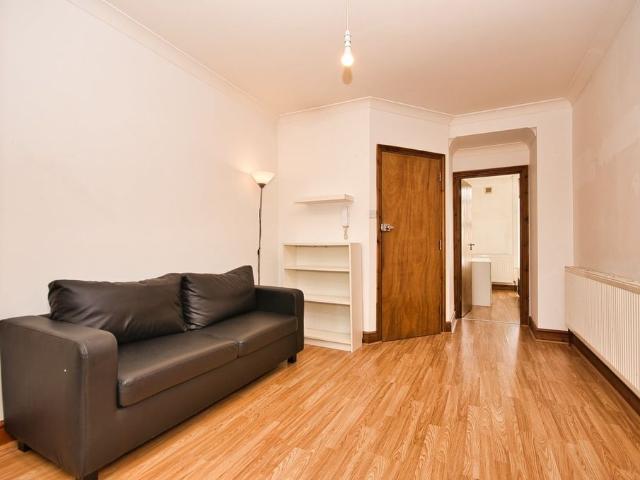 2 Bed Flat, Greenwood Road, E8
