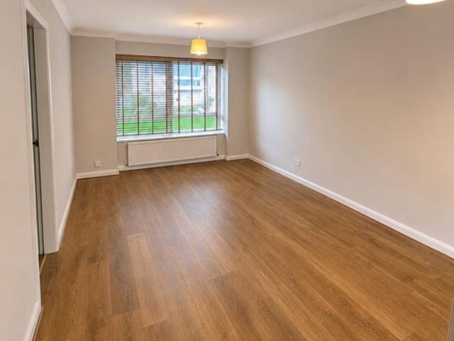 2 Bed Flat, Grosvenor Park Gardens, LS6