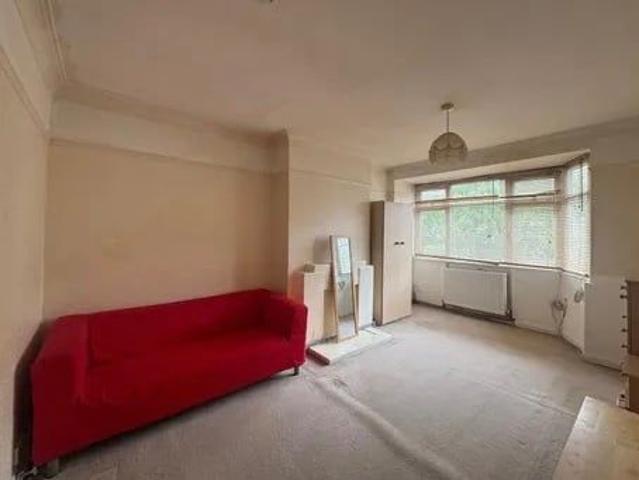 2 Bed Flat, Grosvenor Road, N3