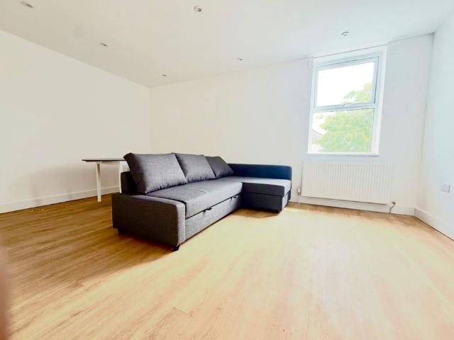 2 Bed Flat, Grosvenor Road, BS2