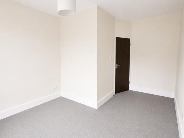 2 Bed Flat, Grove Green Road, E11