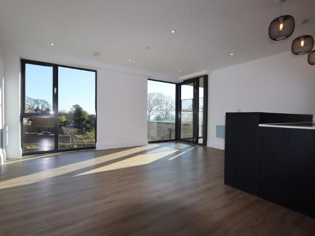2 Bed Flat, Hallam Towers, S10