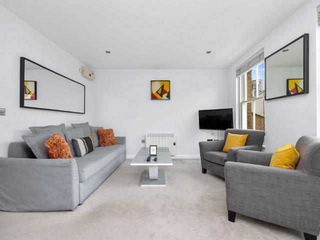 2 Bed Flat, Hanbury Street, E1
