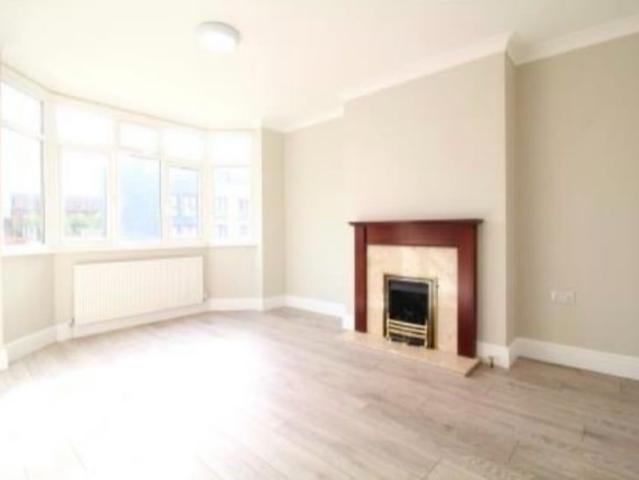 2 Bed Flat, Harrow View, HA2