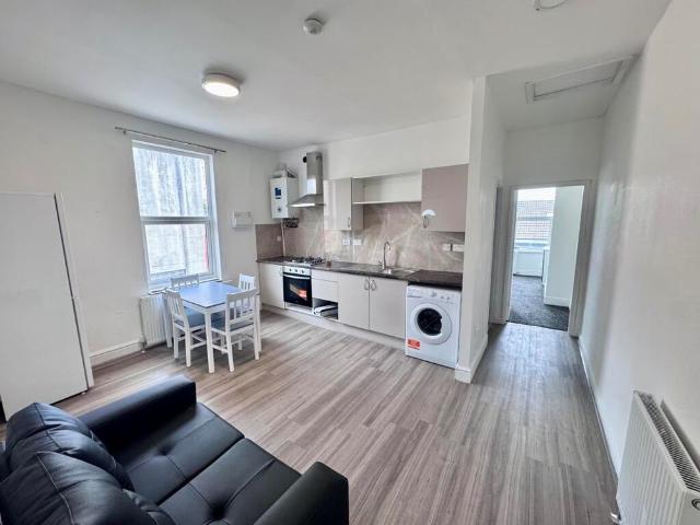 2 Bed Flat, Hartley Road, NG7