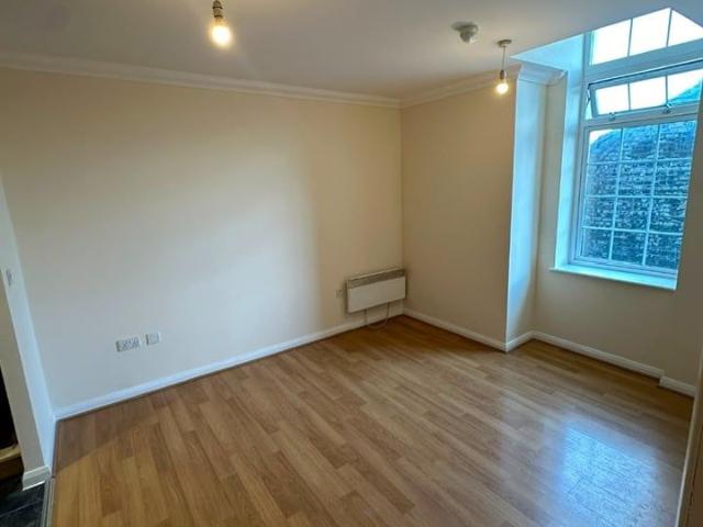 2 Bed Flat, Hatton Place, LU2