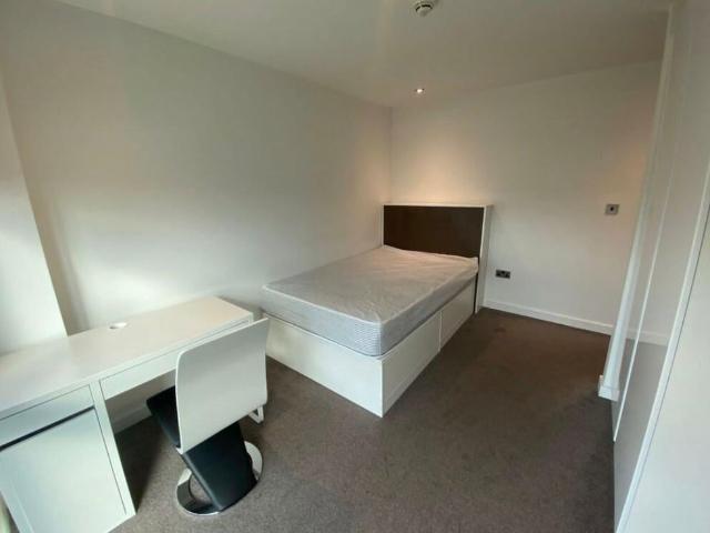 2 Bed Flat, Headford Street, S3