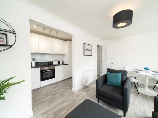 2 Bed Flat, Headland Court, AB10