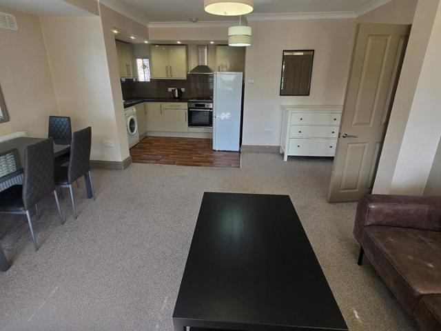 2 Bed Flat, Hendon Way, NW4
