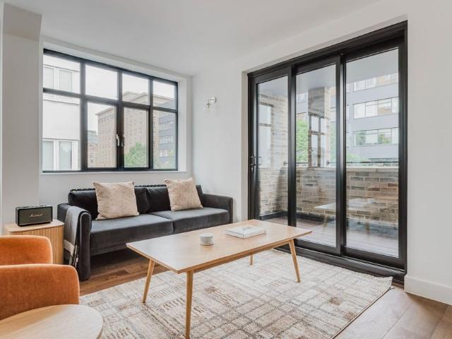 2 Bed Flat, Henriques St, E1