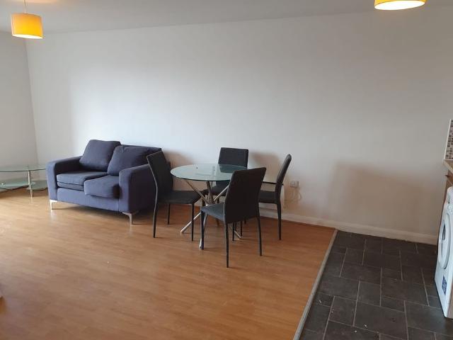 2 Bed Flat, Hessel Street, M50
