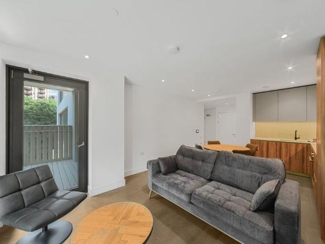 2 Bed Flat, Hewson Way, SE17