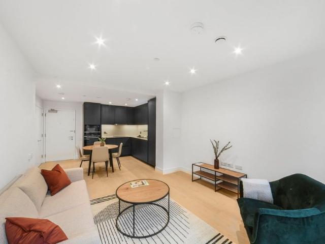 2 Bed Flat, Heygate St, SE17
