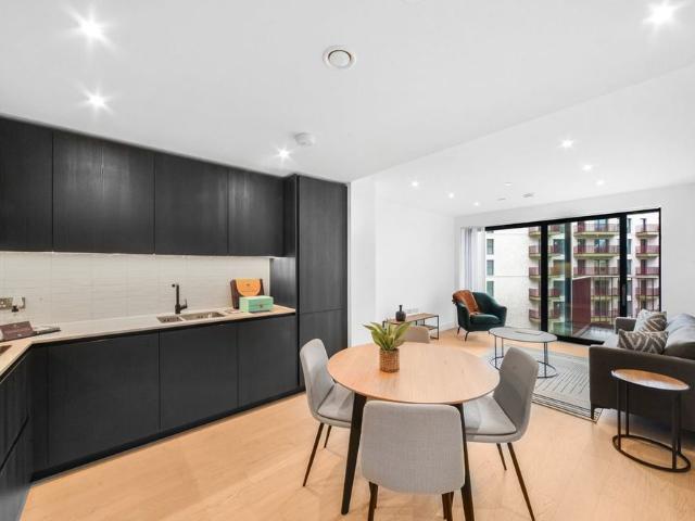 2 Bed Flat, Heygate St, SE17