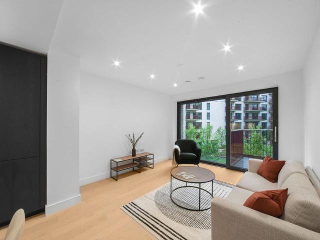 2 Bed Flat, Heygate St, SE17