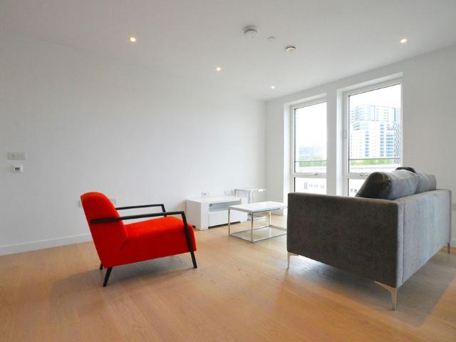 2 Bed Flat, Heygate St, SE17