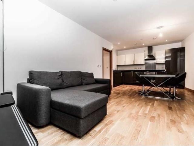 2 Bed Flat, High Street, E15