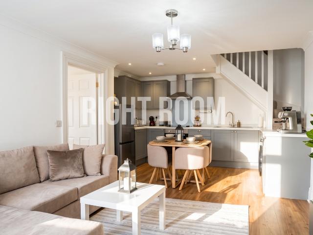 2 Bed Flat, High Street, Southampton SO14, 2 bed flat to rent, £1,400 pcm | PrimeLocation