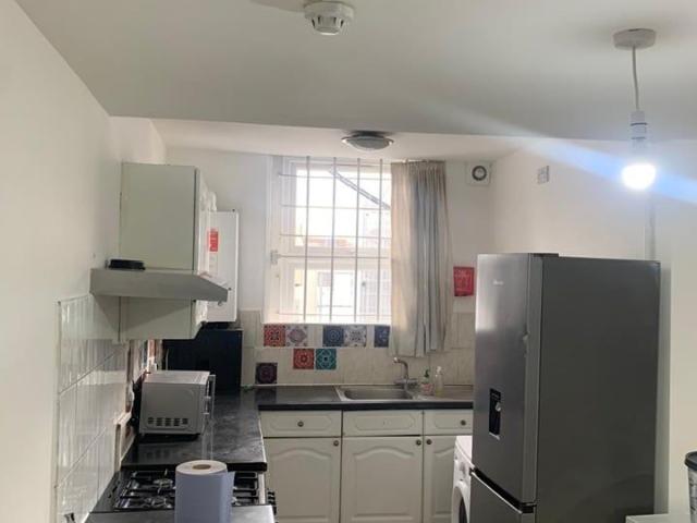 2 Bed Flat, High Road Leytonstone, E11