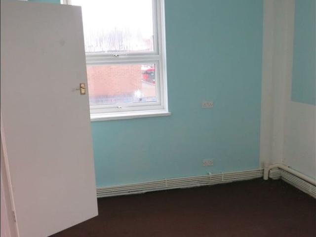 2 Bed Flat, High Road, N17