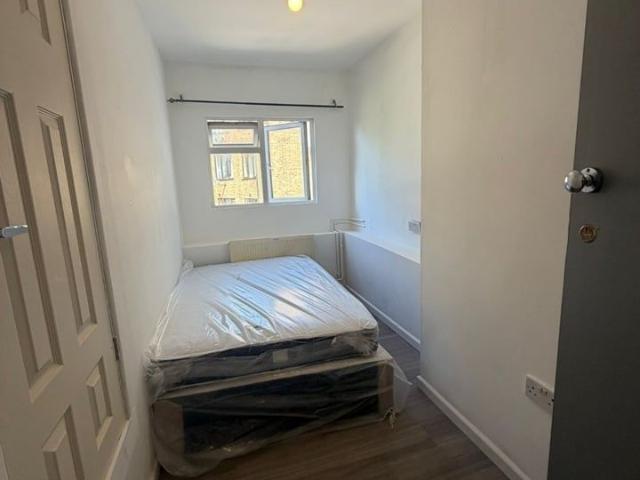 2 Bed Flat, High Road, NW10