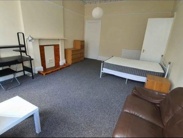 2 Bed Flat, Hill St, G3