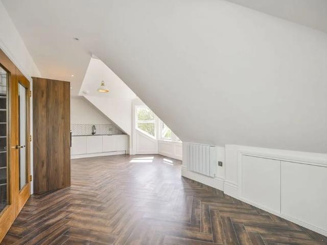 2 Bed Flat, Hillmarton Road, N7