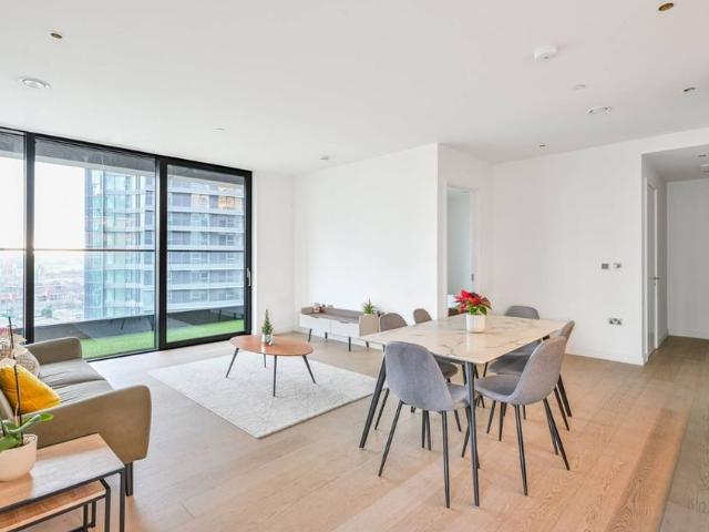 2 Bed Flat, Hobart Building, E14
