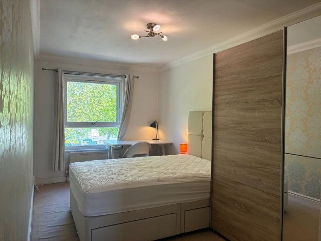 2 Bed Flat, Hobday St, E14
