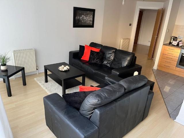 2 Bed Flat, Holm Street, G2