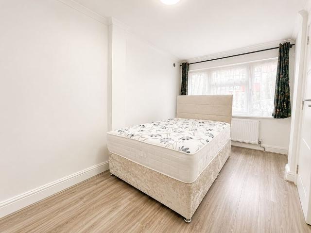 2 Bed Flat, Holt Road, HA0