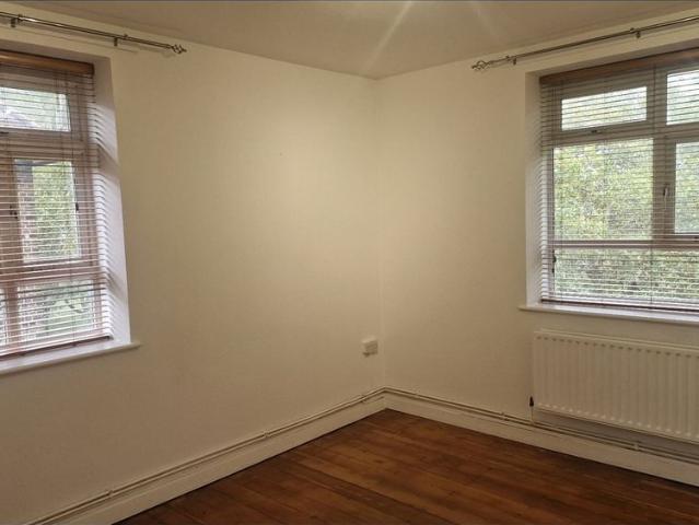 2 Bed Flat, Homerton Road, E9