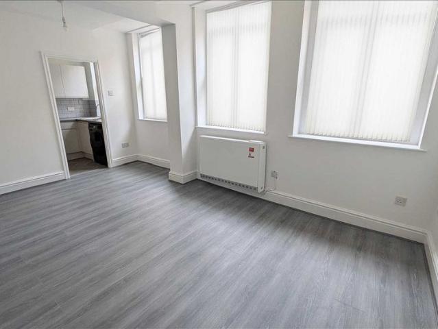 2 Bed Flat, Hope Chambers, L2