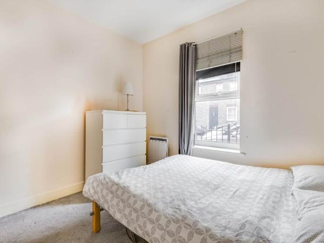2 Bed Flat, Horatio House, SW19