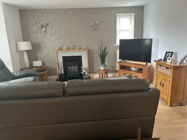 2 Bed Flat, Howbeck Road, CH43