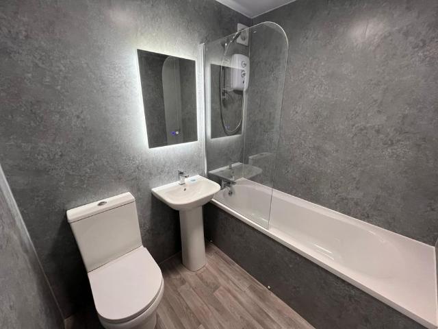 2 Bed Flat, Hotoft Road, LE5