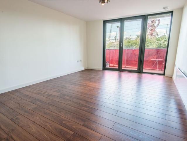 2 Bed Flat, Icona Point, E15
