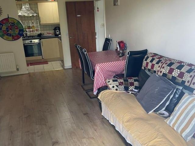 2 Bed Flat, Iliffe Close, RG1